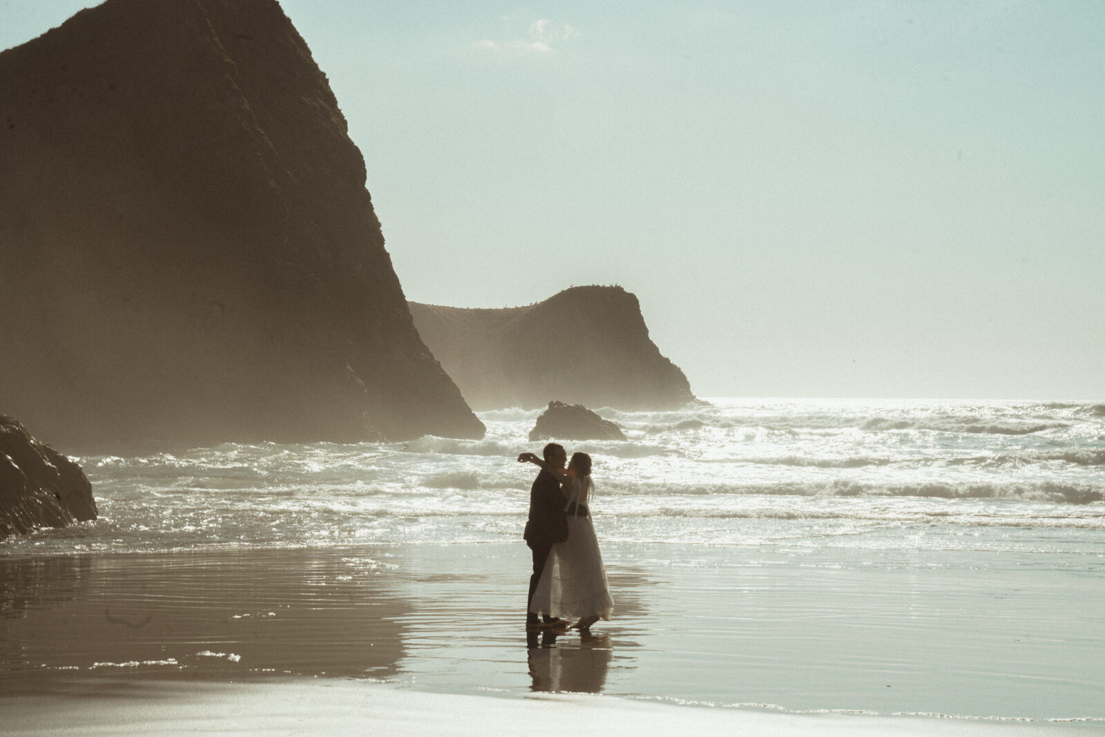 Oregon Coast Elopement - Smoke and the Sea Photography