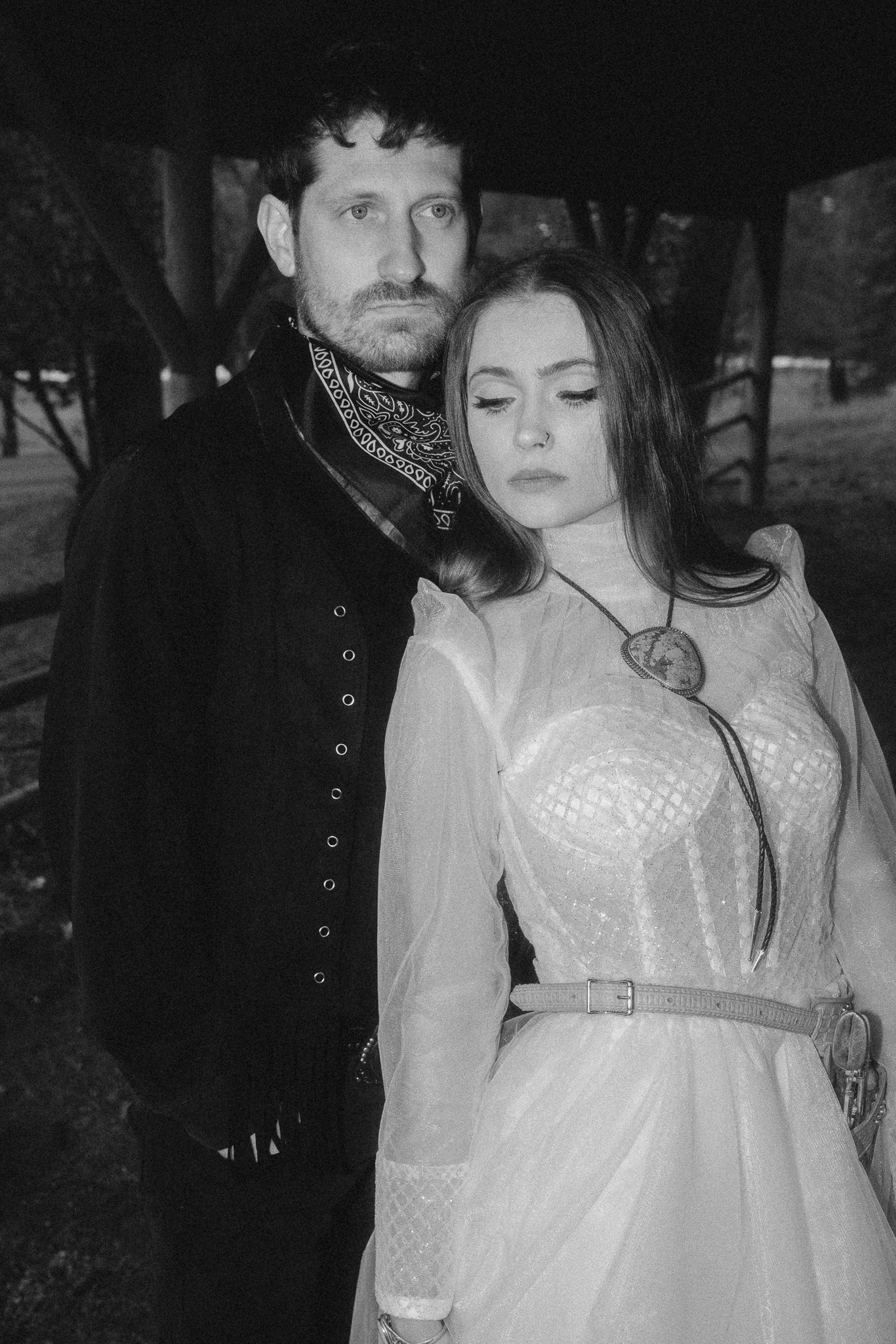 Western Romantic Elopement in Buncom, Oregon - Smoke and the Sea ...