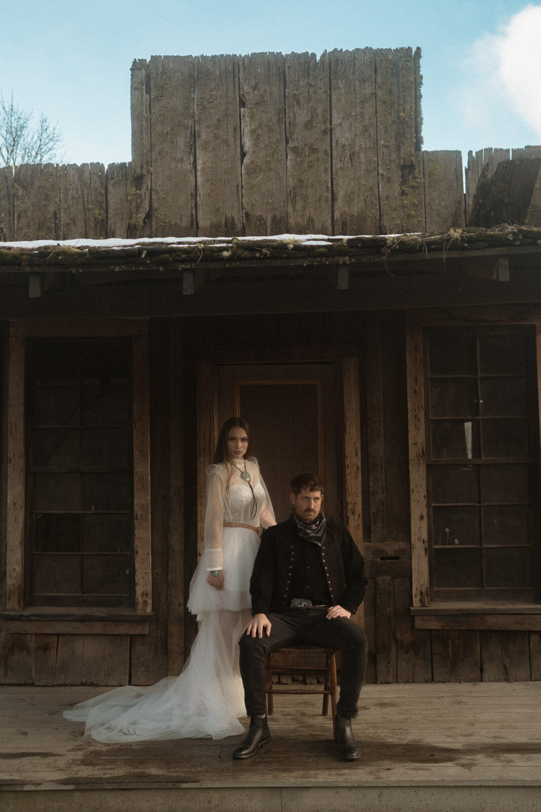 Western Romantic Elopement in Buncom, Oregon - Smoke and the Sea ...